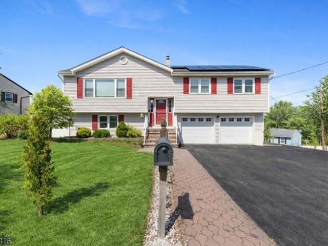 1 North Way, Hopatcong, NJ 07843