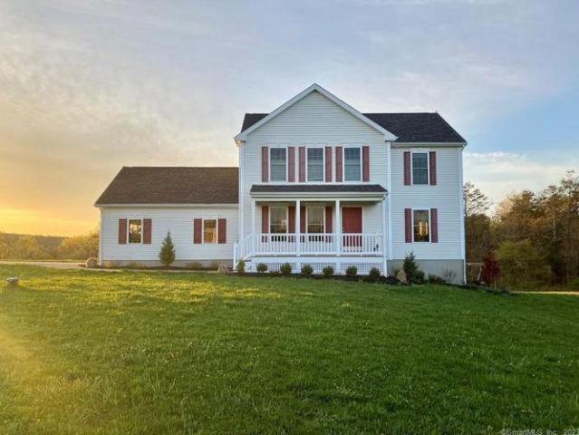 1 Northview Dr, Guilford, CT 06437