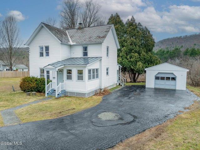 1 Norton St, Granville, NY 12832