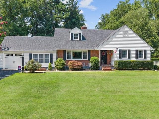1 Oak Rd, Elkton, MD 21921