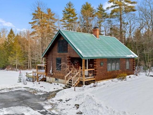 1 Oak Ridge Rd, Nottingham, NH 03290