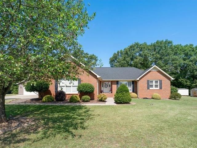 1 Oakridge Ct, Anderson, SC 29621