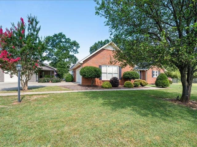 1 Oakridge Court