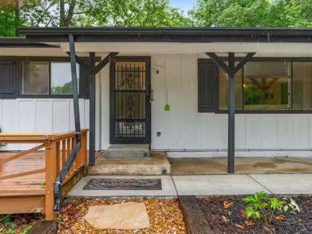 1 of 3 units on half acre. 6BD, 2Ba, Dog Run 6465 Long Beach Rd