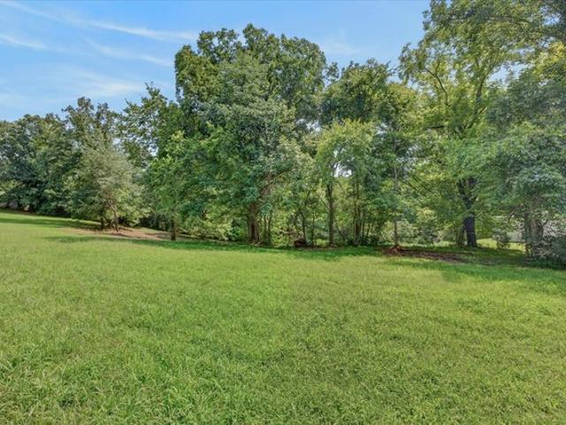 1 Old County House Rd, White Bluff, TN 37187