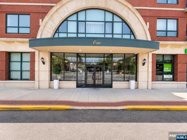 1 Orient W Orient Unit 305, Rutherford, NJ 07070