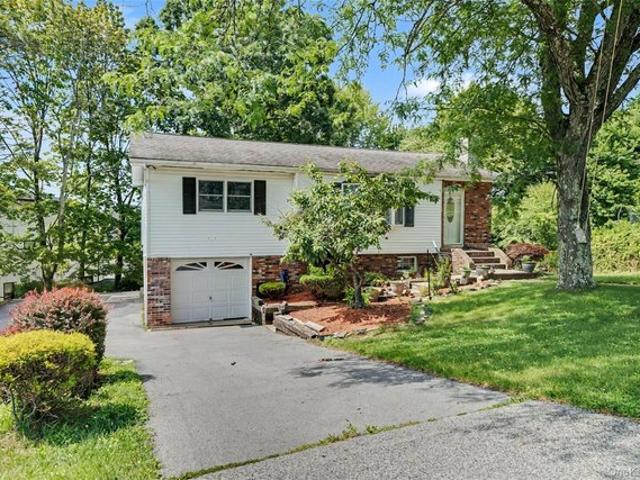 1 Austin Ct, Monroe, NY 10950
