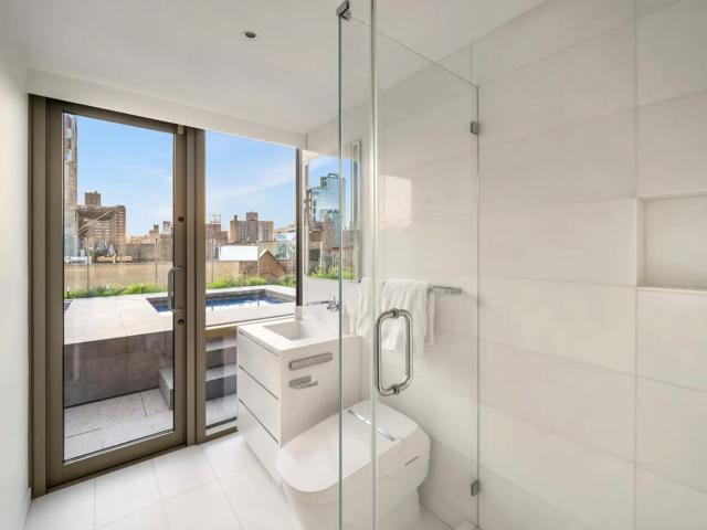 1 Avenue B, New York, NY
