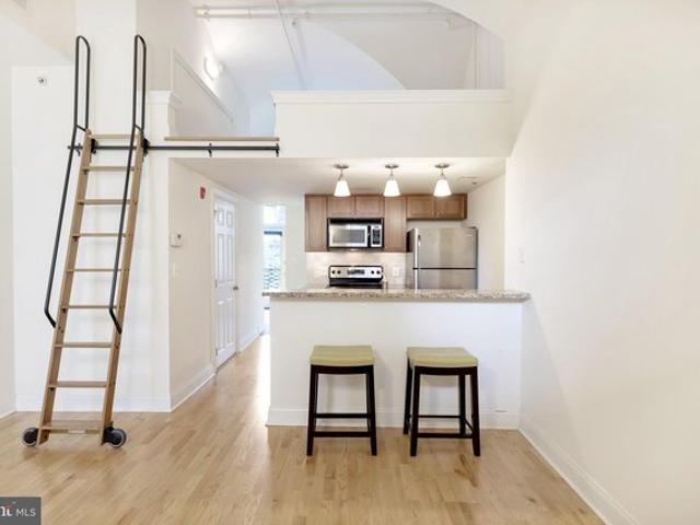 1 Academy Cir Unit 204, Philadelphia, PA 19146