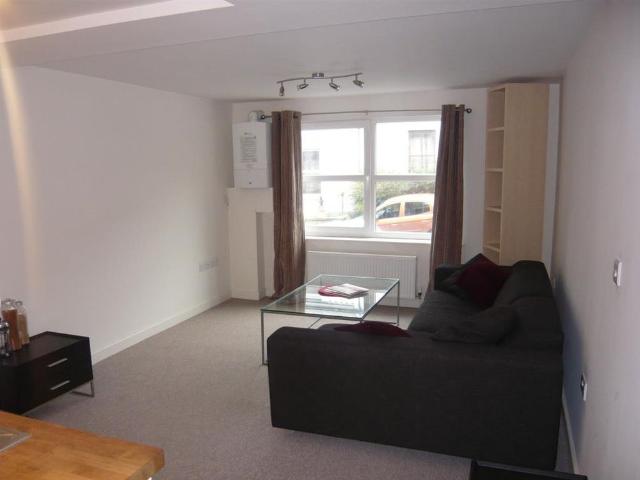 1 Alexandra House 118 Alexandra Road, S2