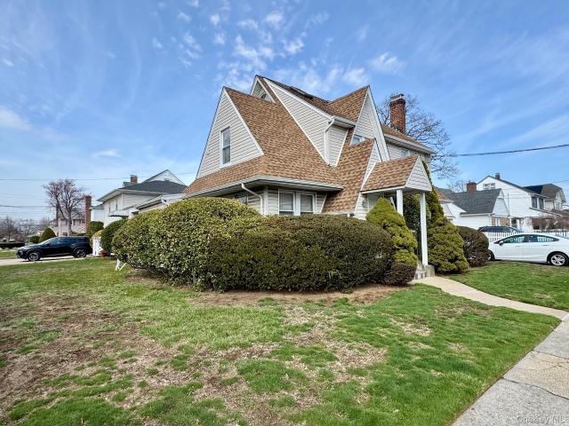 1 Allen St, Unit 1, Lynbrook, NY 11563 | MLS #978130
