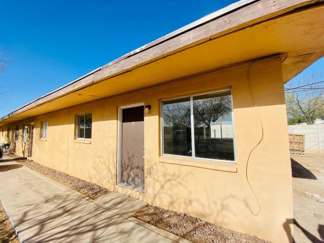 1 and 2 Bedrooms Available! Off Street Parking, Hard Flooring, Vaulted Ceilings, Central Air Conditioning!