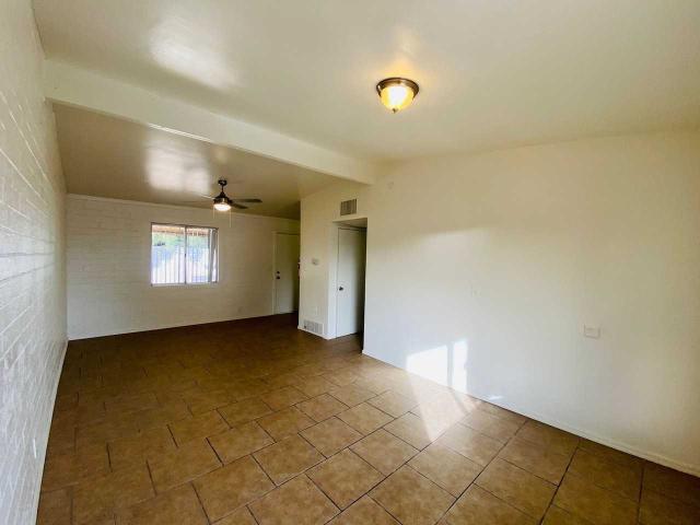 1 and 2 Bedrooms Available! Off Street Parking, Hard Flooring, Vaulted Ceilings, Central Air Conditioning! 1 Bedroom Apartment for Rent at 324 E Elvira Rd, Tucson, AZ 85756 Elvira