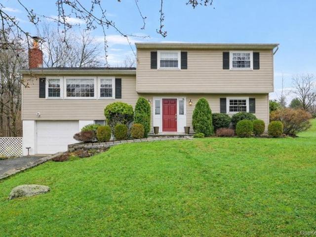 1 Anne Pl, Pleasantville, NY 10570
