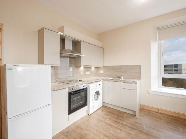 1 Annfield Street Off Hawkhill, Dundee DD1, 2 bed flat to rent, £850 pcm | PrimeLocation