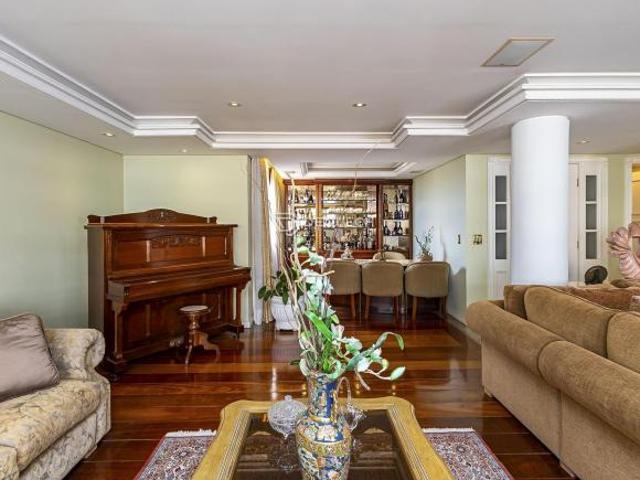 1 APARTAMENTO POR ANDAR PRÓXIMO AO CLUBE CURITIBAN