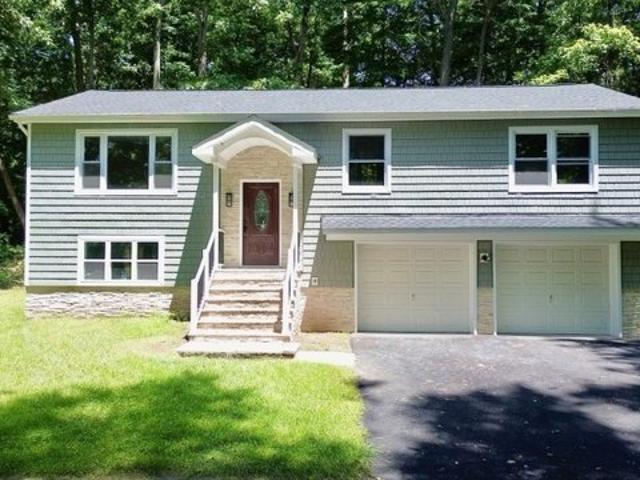 1 Appleseed Rd, Vernon, NJ 07461