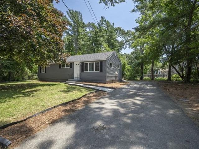 1 Arlington Rd, Wareham, MA 02571