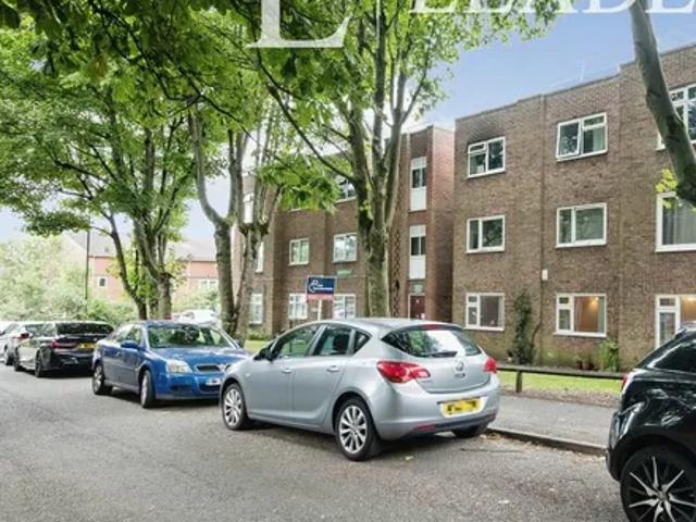 1 Ashfield Avenue, Wake Green, B14 7AT, United Kingdom | 2 bed apartment for rent #168162962 | Rentberry