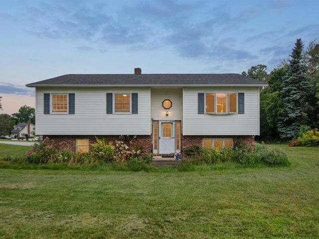 1 Ashton Dr, Saint Albans City, VT 05478