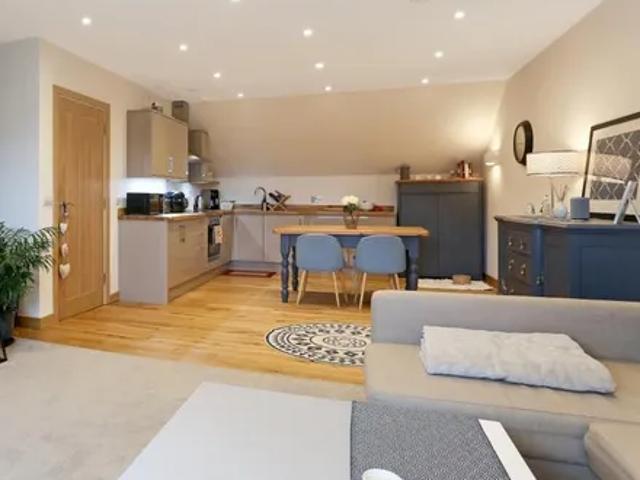 1 Bushy Park Road, Teddington, TW11 9JE, United Kingdom | 2 bed house for rent #167544600 | Rentberry