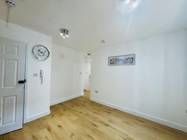 1 Balaam Street E13, 1 bed flat to rent, £1,400 pcm | PrimeLocation