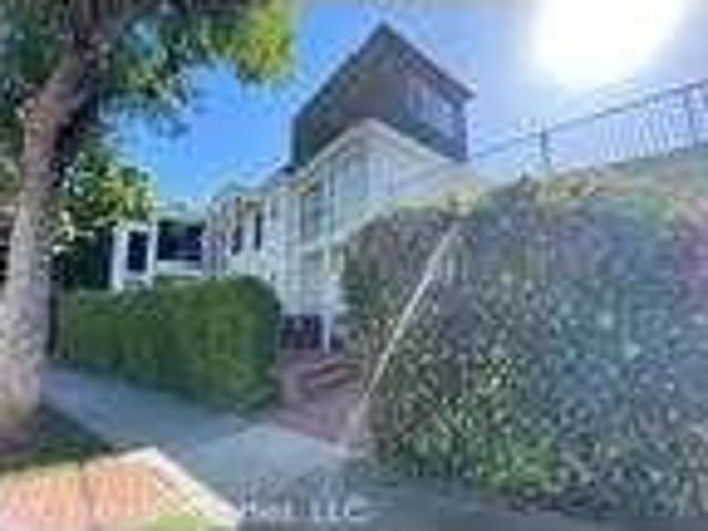 1 Bath In Beverly Hills CA 90212