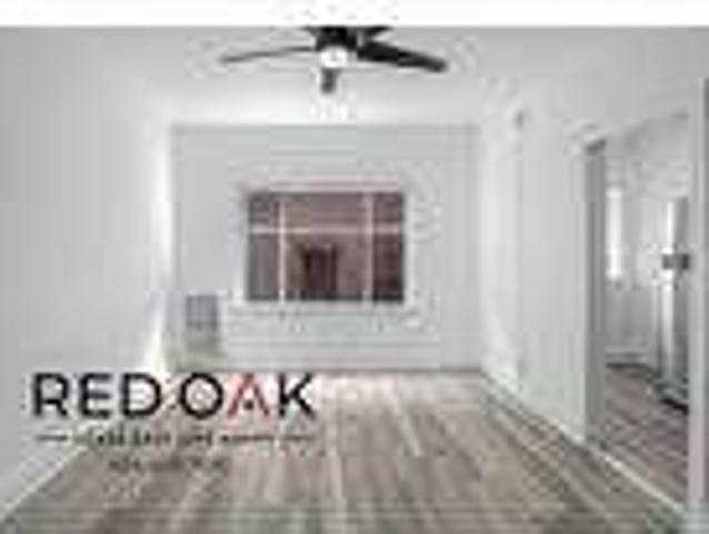 1 Bath In Los Angeles CA 90005