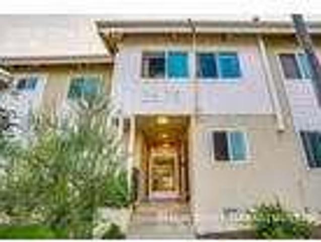 1 Bath In Los Angeles CA 90018