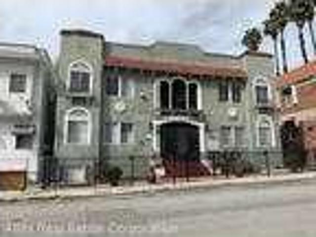 1 Bath In Los Angeles CA 90026