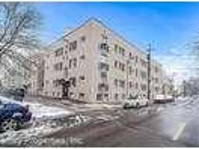 1 Bath In MINNEAPOLIS MN 55408