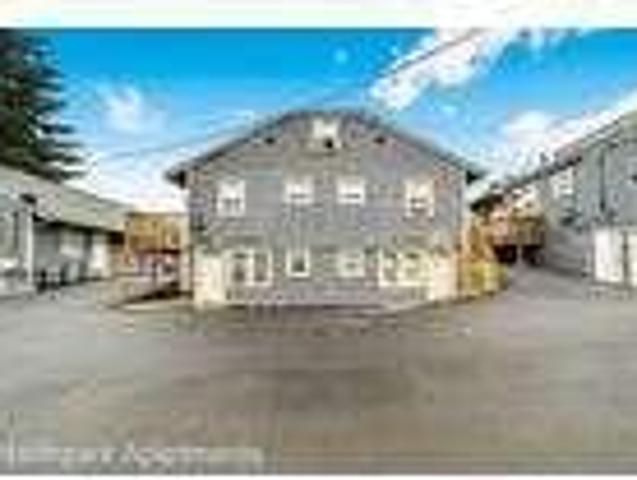 1 Bath In Seattle WA 98133