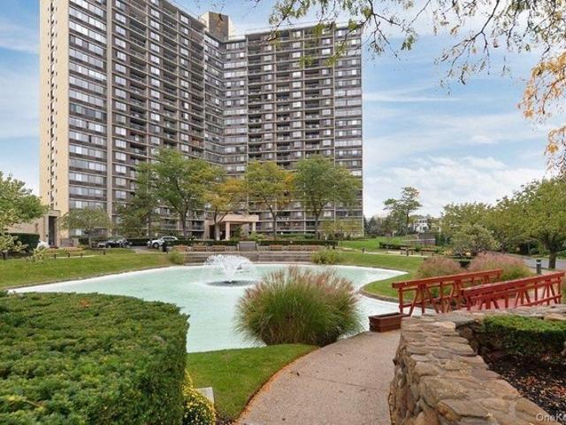 1 Bay Club Dr Apt 18L, Bayside, NY 11360