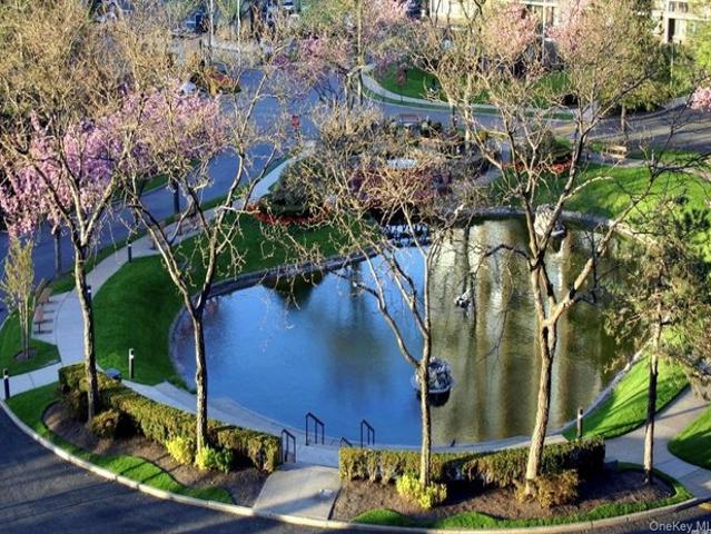 1 Bay Club Dr Apt 21K, Bayside, NY 11360