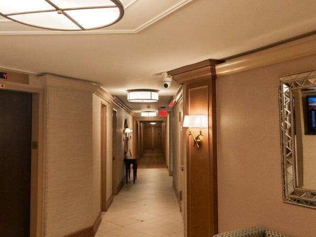 1 Bay Club Drive 18L