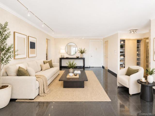 1 Bay Club Drive 21 W