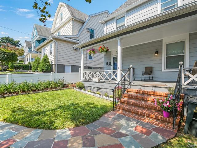 1 Bayview Avenue