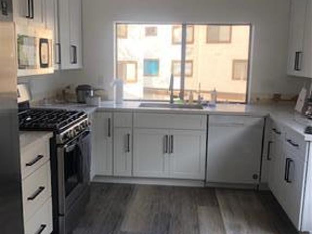 1 bd Available in 3 bd 2.5 ba Townhome!