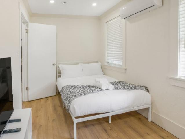 1 BD | Smart TV | AC | Workspace
