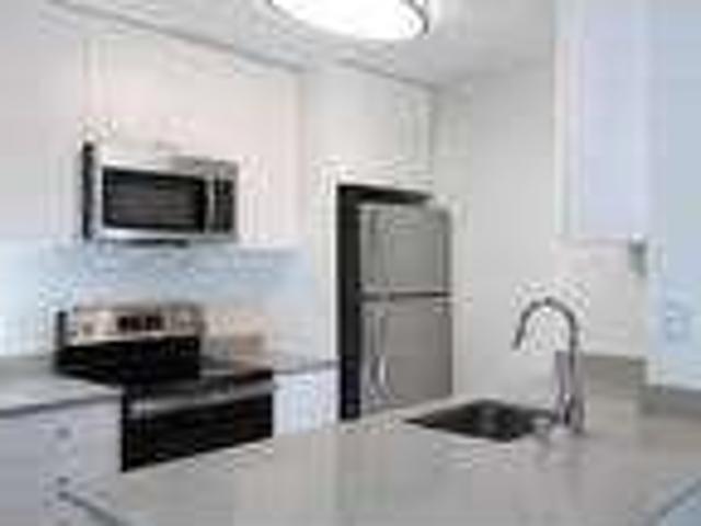 1 BD 1 BA Now Available $2470/month