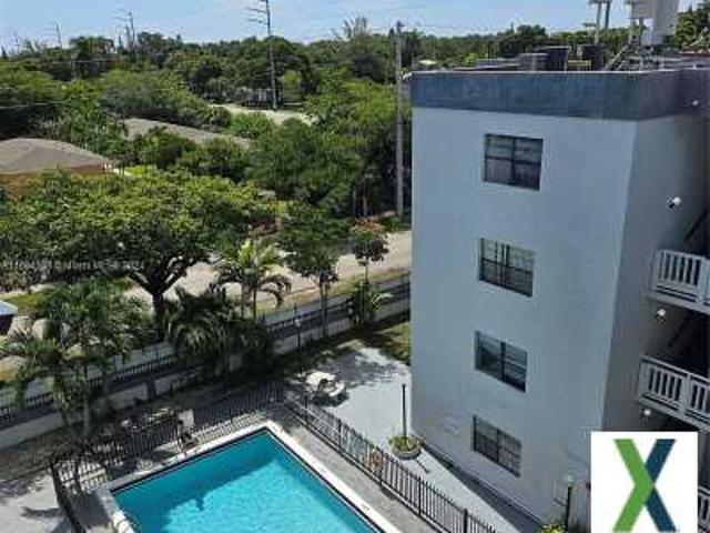 1 bd, 2 ba, 813 sqft Condo for sale North Miami, Florida