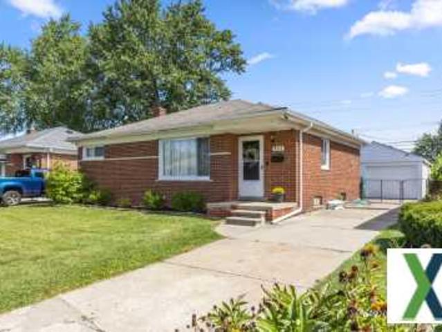 1 bd, 3 ba, 1501 sqft Home for sale Garden City, Michigan