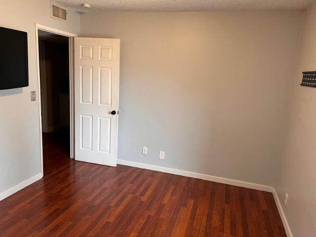 1 bd/shared bth