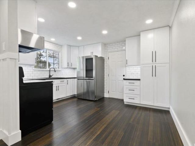 1 BDR/1 BA Private LR in House with Shared Kitchen