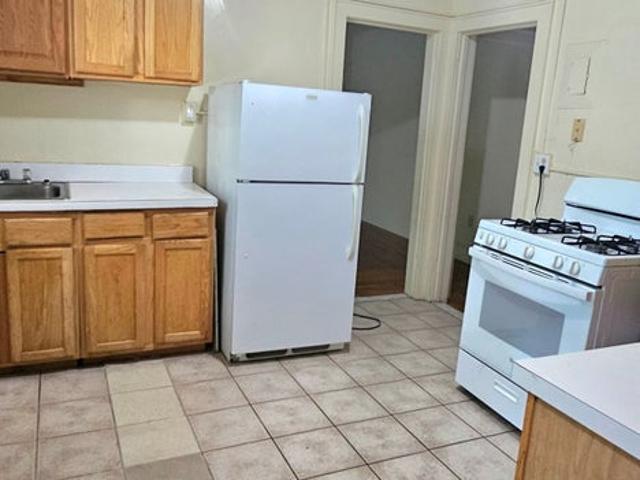 1 BdRm with HEAT AND HOT WATER INLUDED