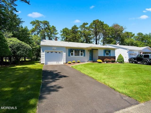 1 Beaverbrook Dr, Toms River, NJ 08757