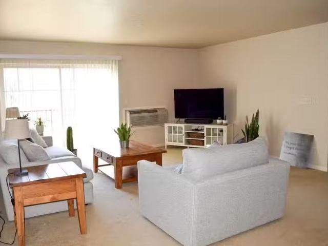 1 Bed/1 Bath Ranch corner unit 1 Broadway Commons LLC