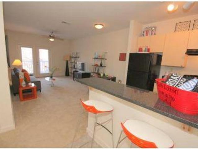 1 Bed 909 Broad Street Apartments