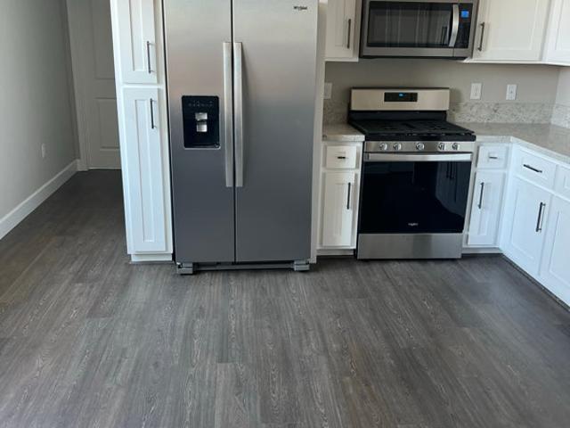 1 bed 1 barh Roseville Adu