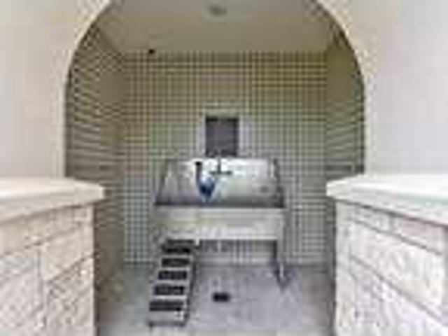 1 Bed 1 Bath $1330 Per Month